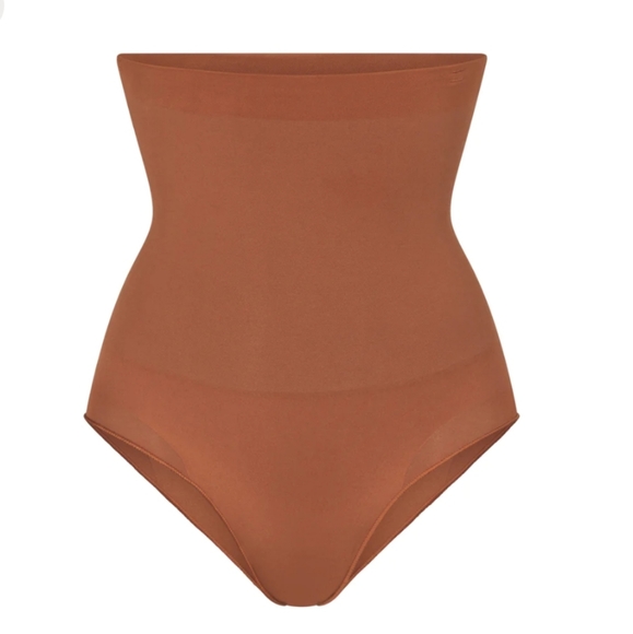 SKIMS | Intimates & Sleepwear | Skims Seamless Sculpt Highwaisted Brief ...